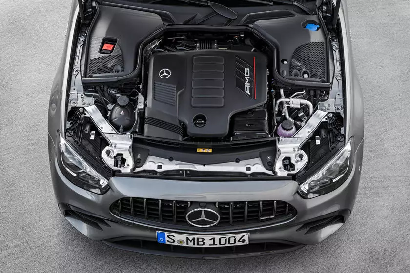 2021 Mercedes-AMG E53 Waxay la timid Habayn La Wanaajiyey iyo Farsamo Cusub 19613_17