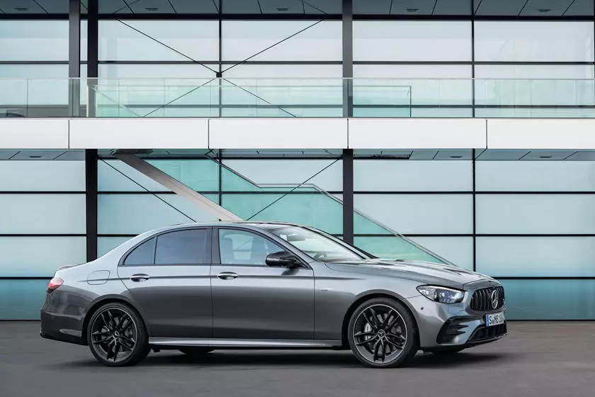 2021 Mercedes-AMG E53 Waxay la timid Habayn La Wanaajiyey iyo Farsamo Cusub 19613_2