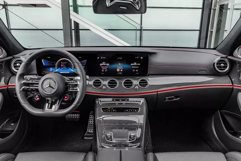 2021 Mercedes-AMG E53 වැඩිදියුණු කළ මෝස්තර සහ නව තාක්ෂණය සමඟ පැමිණේ 19613_7