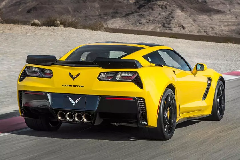 2015-2019 Chevrolet Corvette Z06 Coupe Rear View na Pagmamaneho