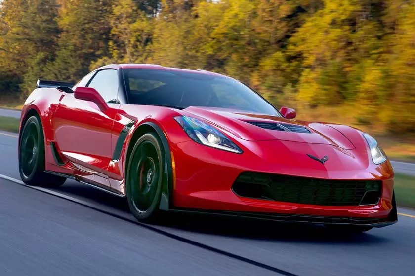 2015-2019 Chevrolet Corvette Z06 Coupe Front View na Pagmamaneho