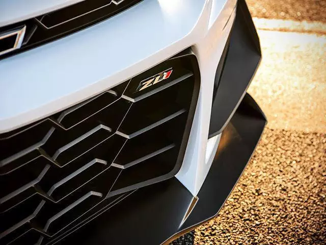 Chevy ສາມາດຂໍພຽງແຕ່ $70,000 ສໍາລັບ Camaro ZL1 1LE 2018 ໄດ້ບໍ? 1986_3