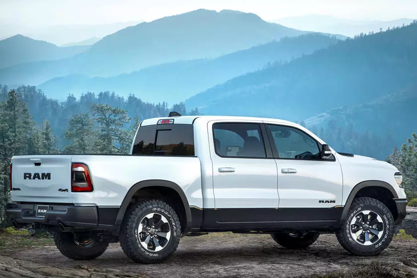 بۇ دۇنيادىكى ئەڭ تەلەيسىز 2019 Ram 1500 ئىگىسى 19908_6