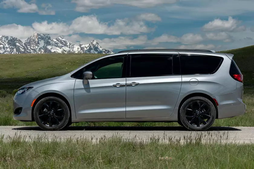 Chrysler Pacifica 2020. košta puno više od Voyagera 19942_3