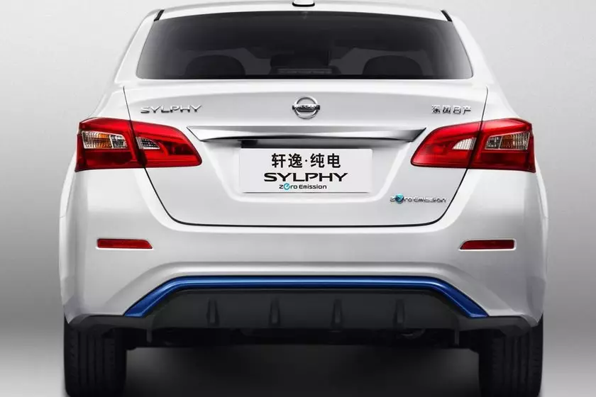 Nissan Sylphy ZE ከቅጠል ጉትስ ጋር የኤሌክትሪክ ሴንትራ ነው። 19993_8