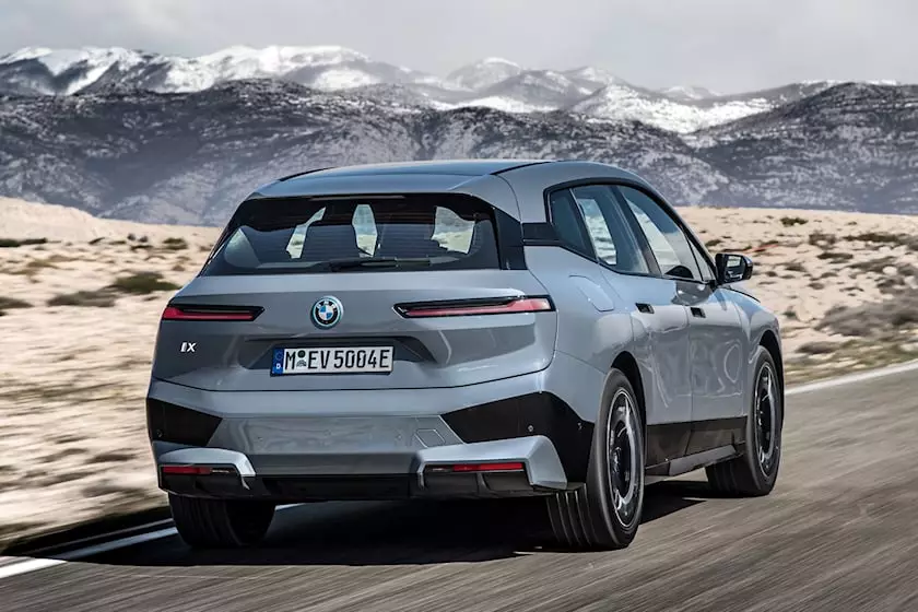 2022-2023 BMW iX Rear Perspéktif nyetir