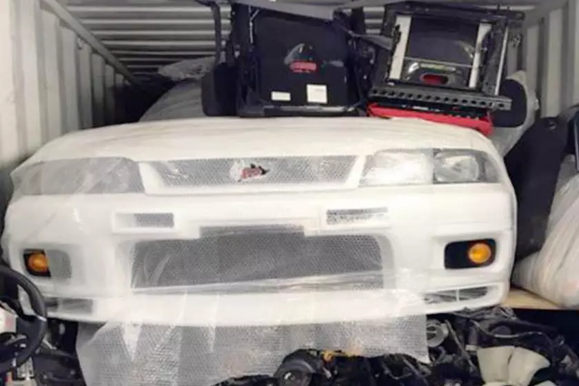 Nakuha ang Nissan Skyline R33 Matapos Makitang Nakatago Sa Bubble Wrap