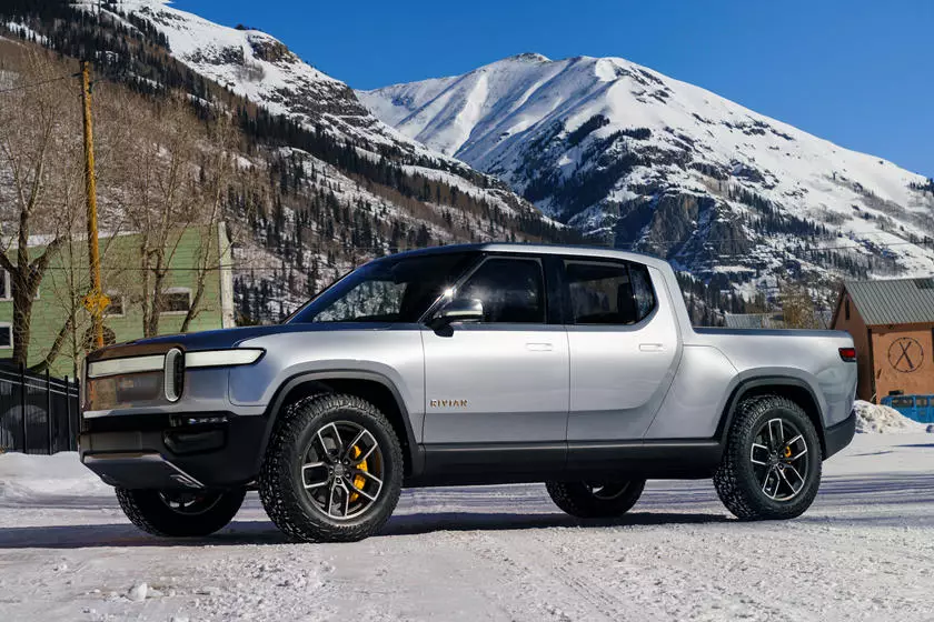 2022 Vista frontale del camion Rivian R1T