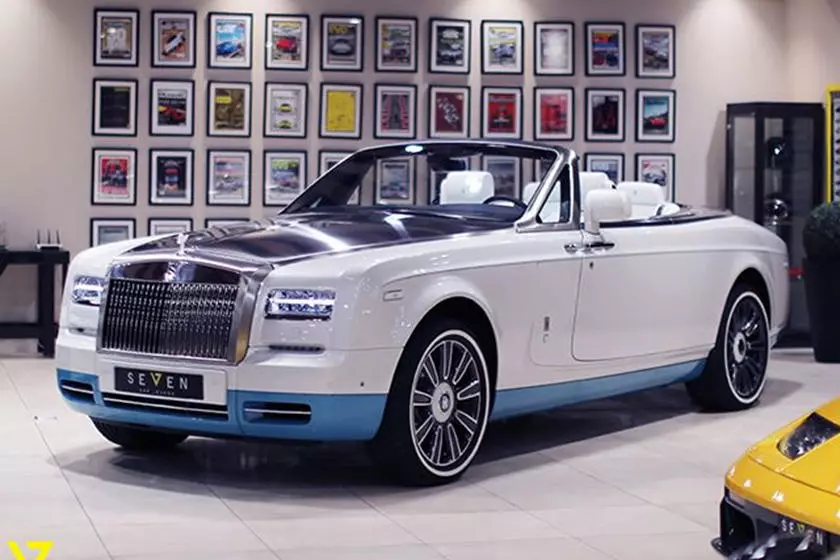 Rolls-Royce Phantom Drophead Coupe کو ایک swanky Sendoff ملتا ہے۔