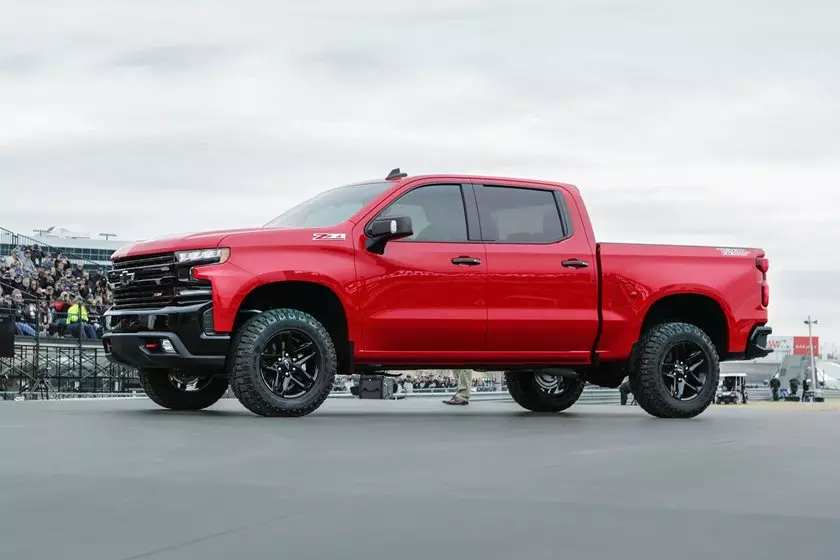 2019 Chevrolet Silverado 1500 First Look Review: Nákladné auto pre každého 20163_15