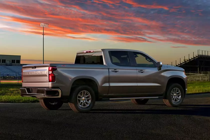 2019 Chevrolet Silverado 1500 First Look Review: Nákladné auto pre každého 20163_7