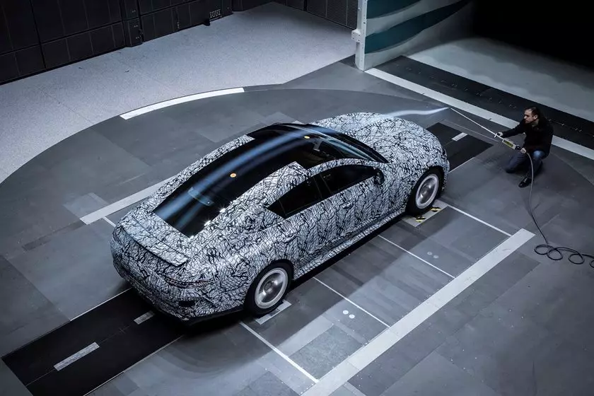 El Mercedes-AMG GT Coupe de quatre portes es prepara per enfrontar-se al Panamera 20178_4