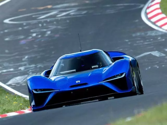 Kijk hoe de elektrische Nio EP9 het ronderecord van de Nürburgring vernietigt 2018_1