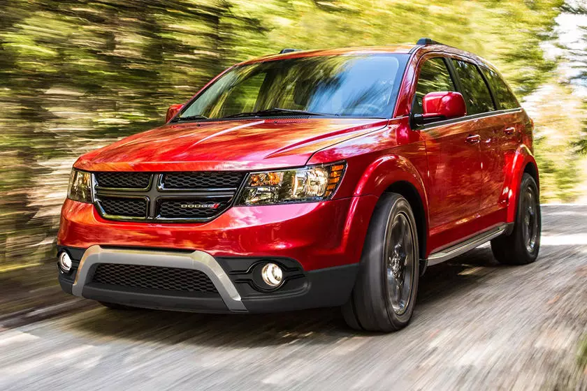 Sisi Depan Dodge Journey 2014-2019 Bergerak