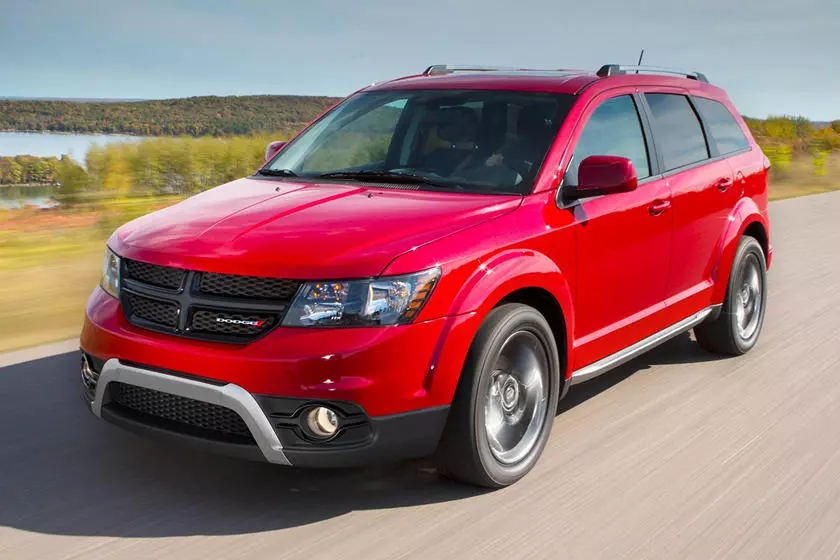 Sisi Depan Dodge Journey 2014-2019 Bergerak