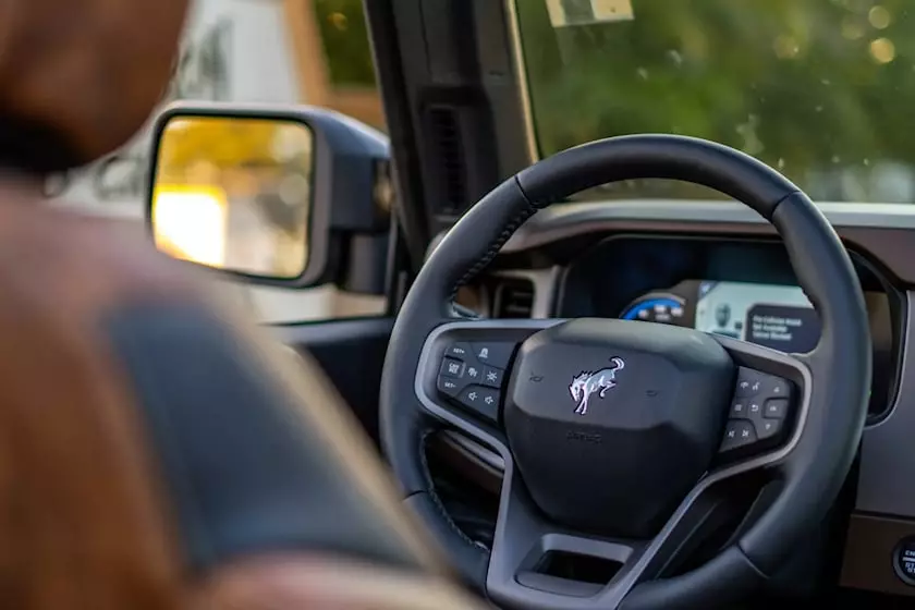 Apocalypse 6x6 laat de Ford Bronco eruit zien als een speelgoed 20284_12