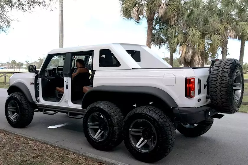 Apocalypse 6x6 muudab Ford Bronco välja nagu mänguasi 20284_8