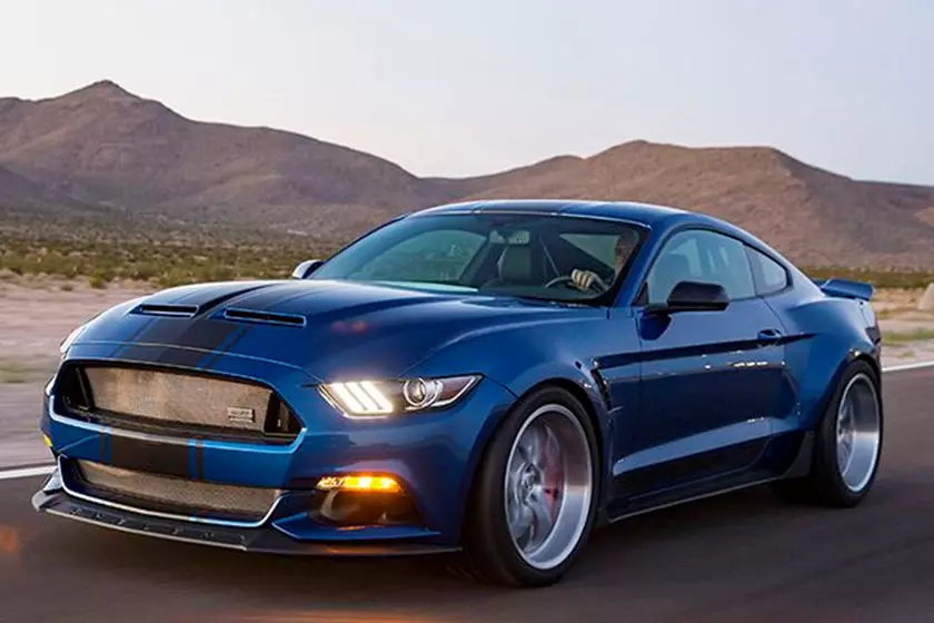 Shelby ئۇنى 750 HP لىق كەڭ گەۋدە مۇستاڭ ۋە F-150 دەرىجىدىن تاشقىرى يىلان بىلەن ئۆلتۈردى