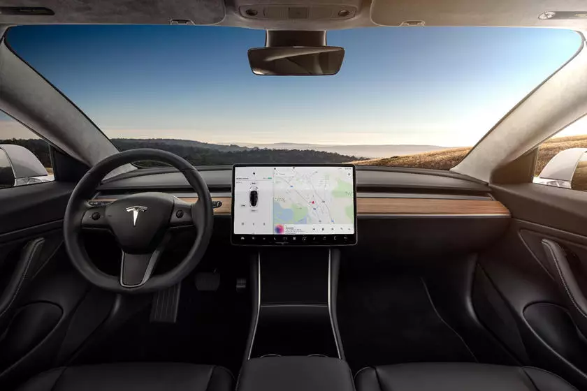 2017-2020 Tesla Model 3 -tietoviihdejärjestelmä