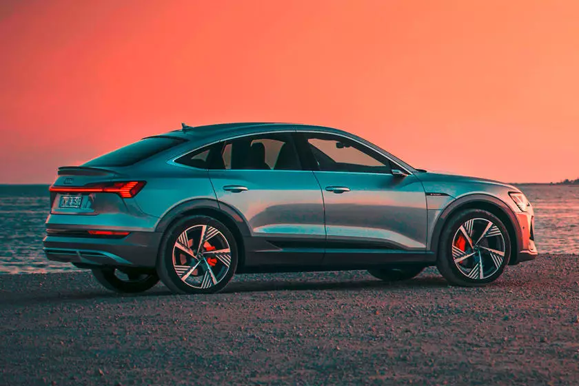 Audi e-tron emelitere na-abịa America 20448_8