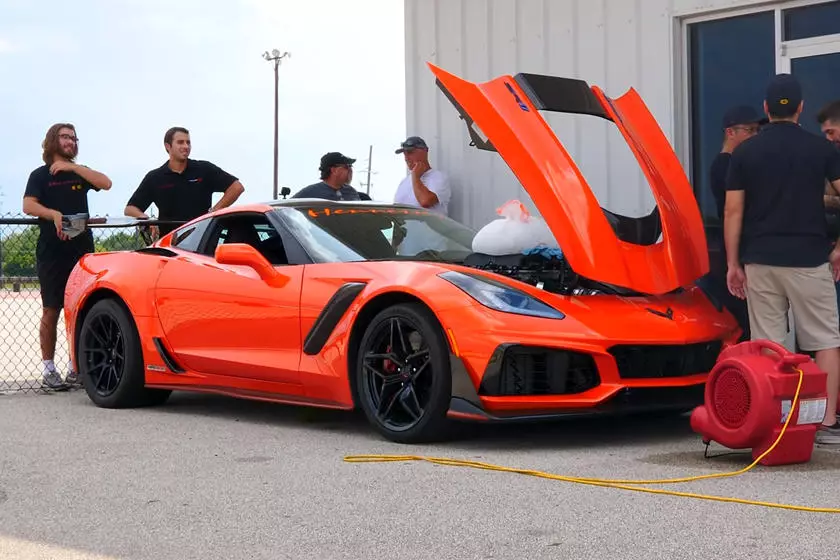 Hennessey'nin 1200 at gücündə Corvette ZR1 modeli C8 Stingray'i məhv etdi 20491_4