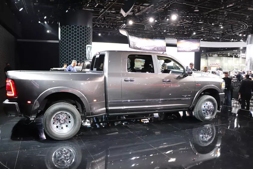 2019 Ram Heavy Duty atterra con 1.000 libbre-piedi di coppia 20528_2