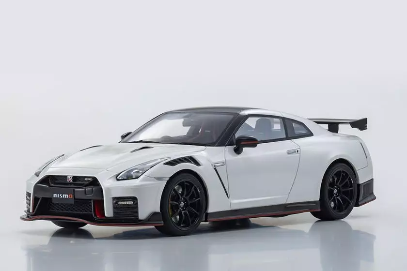 Mae'r Nissan GT-R Nismo Rhyfeddol Fanwl hwn Yn Brin iawn 20543_1