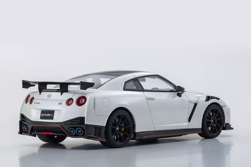 Энэхүү инээдтэй нарийвчилсан Nissan GT-R Nismo нь маш ховор юм 20543_2