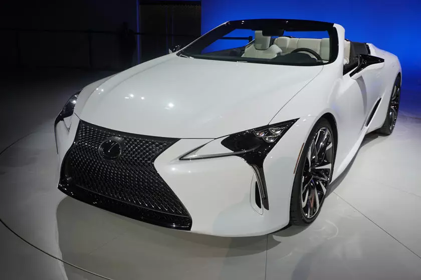 Lexus LC Convertible Kontzeptua Metalean Harrigarria da 20701_11