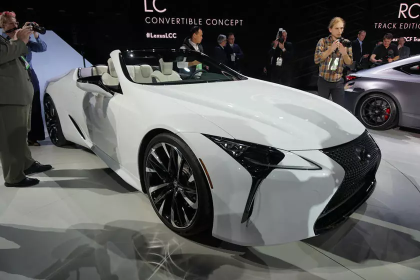 Концепт Lexus LC Convertible просто приголомшливий у металі 20701_14