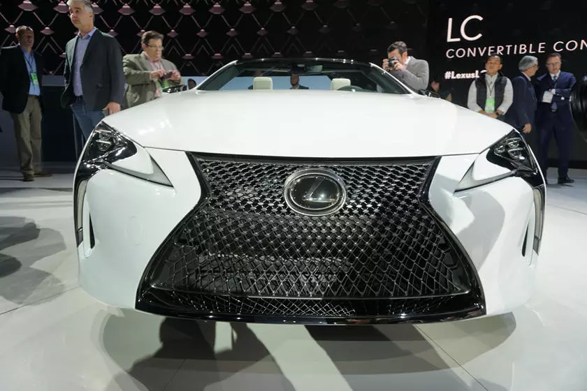 Lexus LC Convertible Kontzeptua Metalean Harrigarria da 20701_6