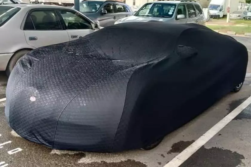 आयातित Bugatti Veyron जाम्बिया मा कुचल गर्न सकिन्छ 20737_3