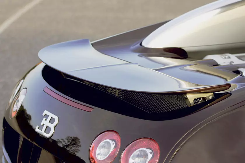 Ymporteare Bugatti Veyron koe wurde ferpletterd yn Sambia 20737_5