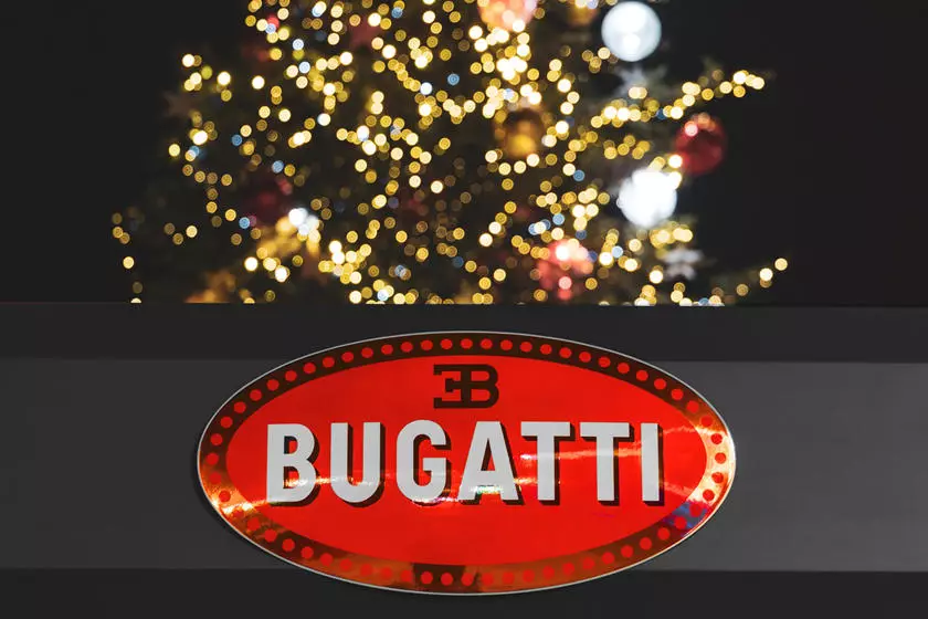 Bugatti inscatole da 18 milioni di dollari La Voiture Noire per Natale 20753_4