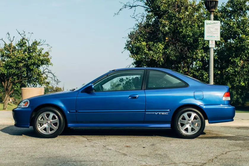 ველით, რომ ეს 1999 წლის Honda Civic Si გაიყიდება $50,000-ზე მეტი 20759_2