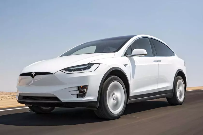 2016-2019 Tesla Model X Front View Driving