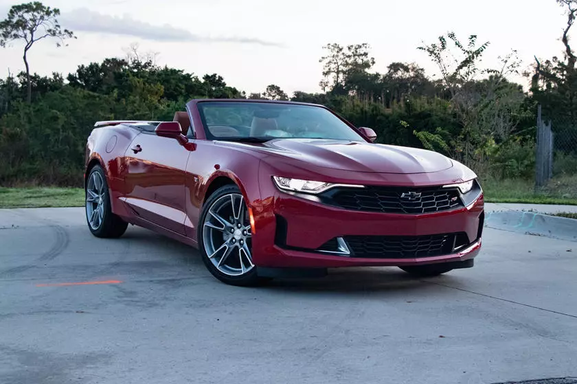 Chevrolet Camaro Cabriolet 2020-2022 Vue d'angle avant