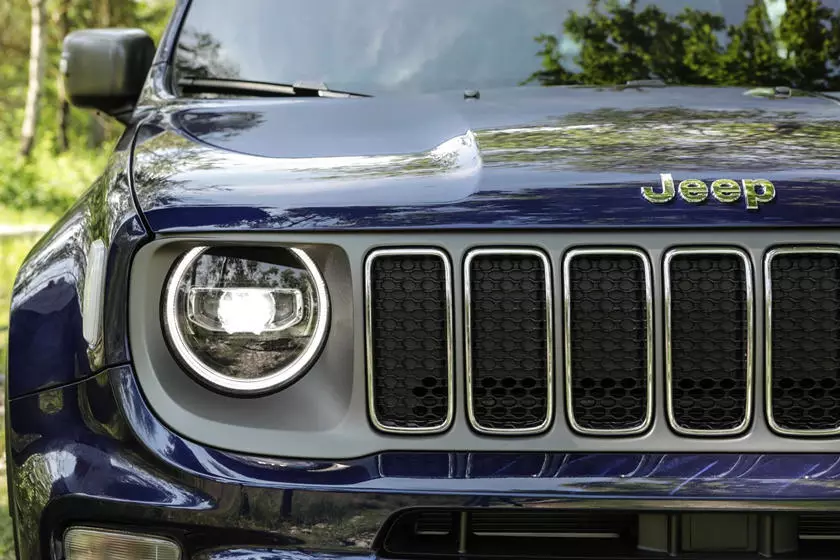 2019-2020 Jeep Renegade Headlights On