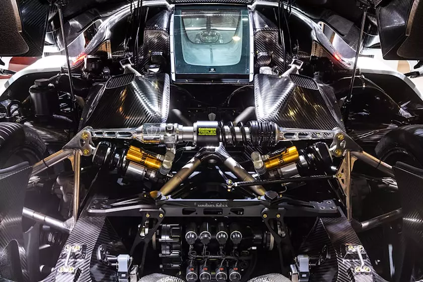 2021 Koenigsegg Jesko 엔진 베이