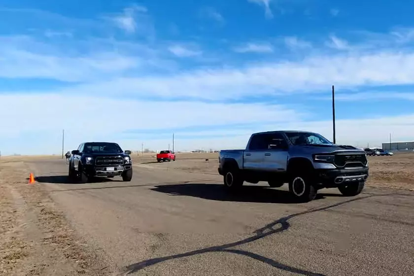 Drag Race: Ram 1500 TRX Vs. Ford F-150 Raptor 21287_7