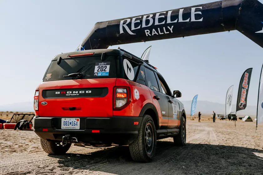 Ford Baby Bronco nandresy tamin'ny Rallye Rebelle 21354_2