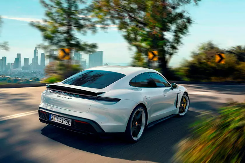 Porsche's Xiga EV ayaa Taycan ku dhigi kara ceeb 21356_4