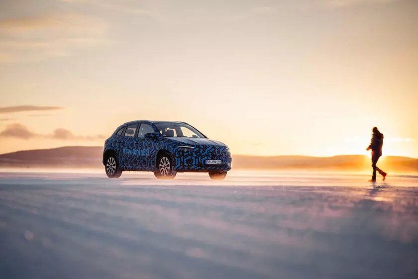 Mercedes EQA se priprema za borbu protiv Tesle Model Y 21431_4