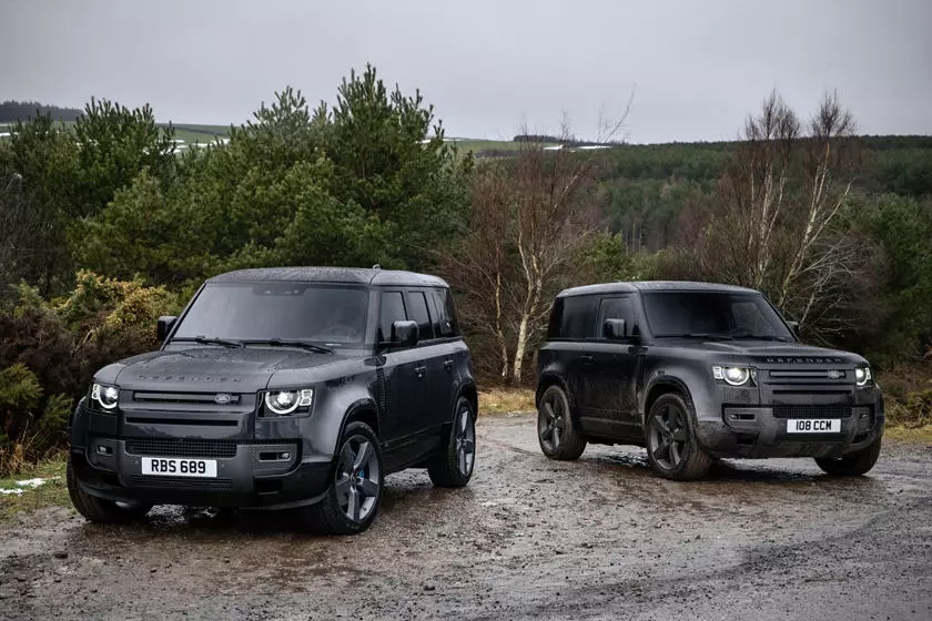 Tidak Mampu Beli Land Rover Defender? Inilah 8 V8 Off-Roader yang Lebih Murah 21499_1