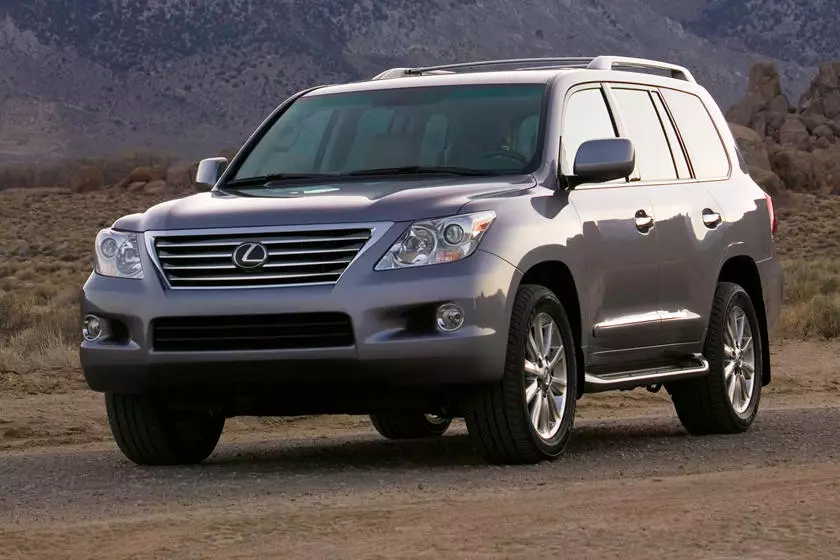 2008-2011 Lexus LX 570 Pandangan Sudut Hadapan Tiga Baris