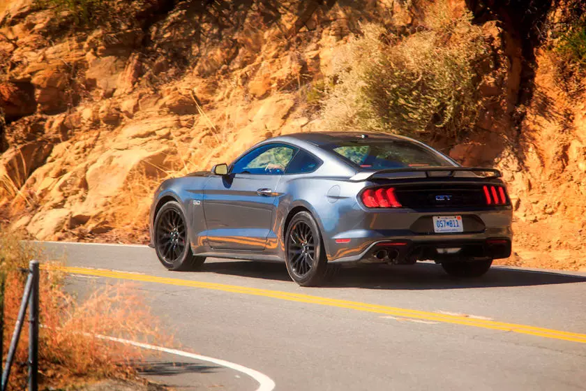 2018-2021 Ford Mustang Coupe Näkymä takaa