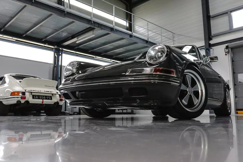 Šie anglies kėbulo „Restomod Porsche“ modeliai yra įspūdingi 21760_6
