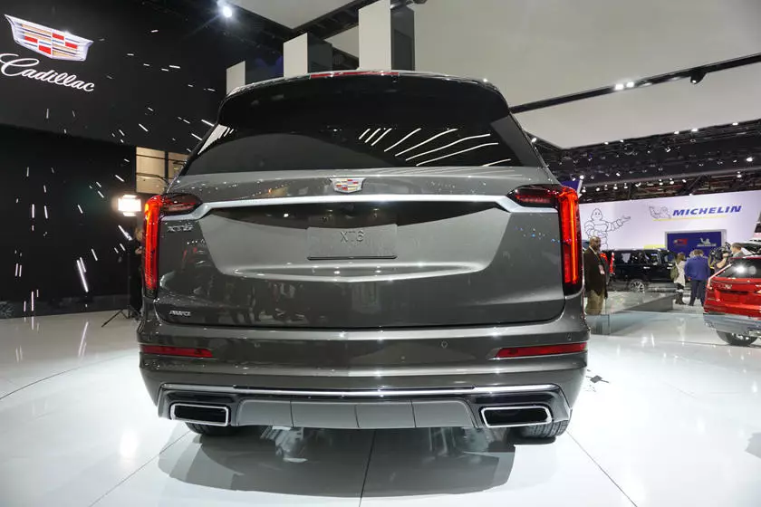 Na-atụ anya ịhụkwu Escala na ngwaahịa Cadillac n'ọdịnihu 21772_3