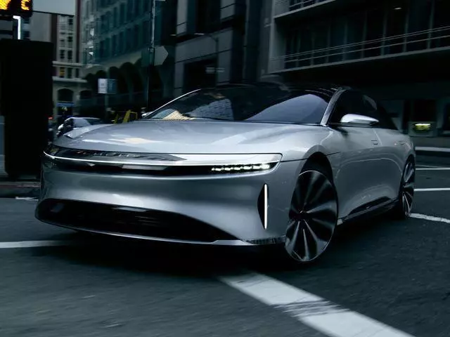 Ultra-lúkse Lucid Air om Audi, BMW en Mercedes oan te nimmen 2179_1