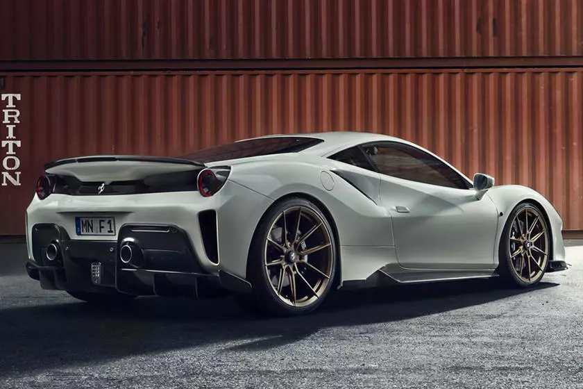 Šis „Ferrari 488 Pista“ buvo išstumtas už savo ribų 21883_11